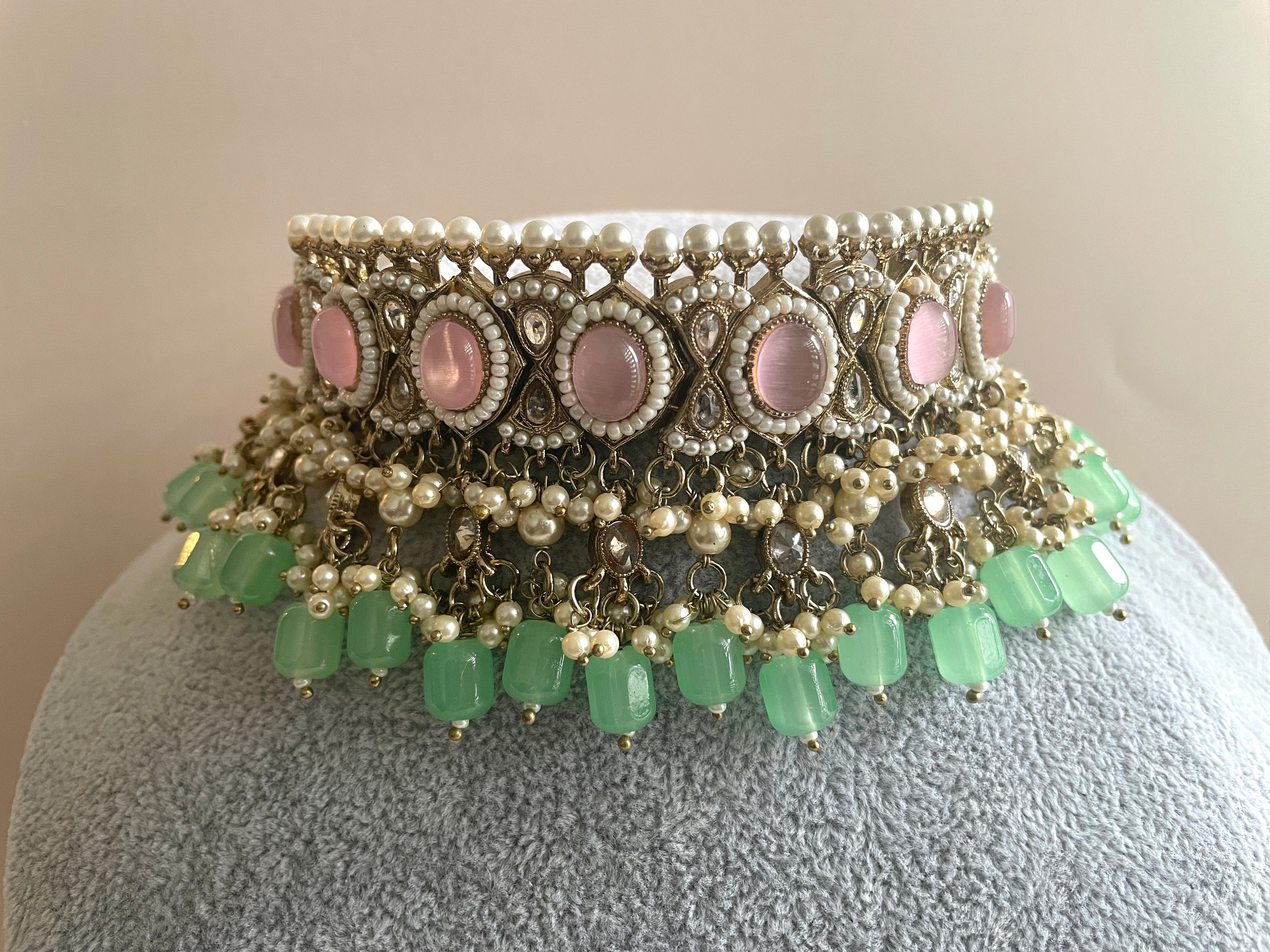 The Noor Choker Set - Green – www.thejewelblitz.com